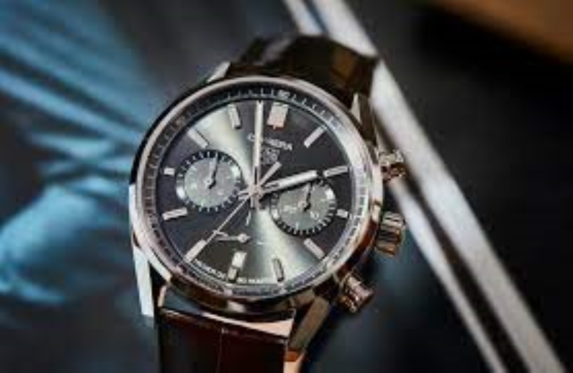 Essential Watches for Your Collection: 5 Must-Have Timepieces - TimeMaison